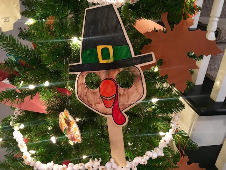 Turkey Tree Topper Craft - Redhead Baby Mama | Atlanta Blogger